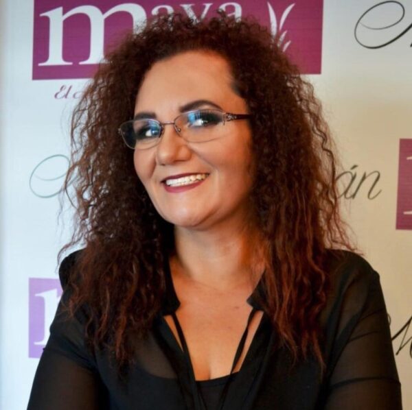 Nosotros - mayamakeup.com.mx